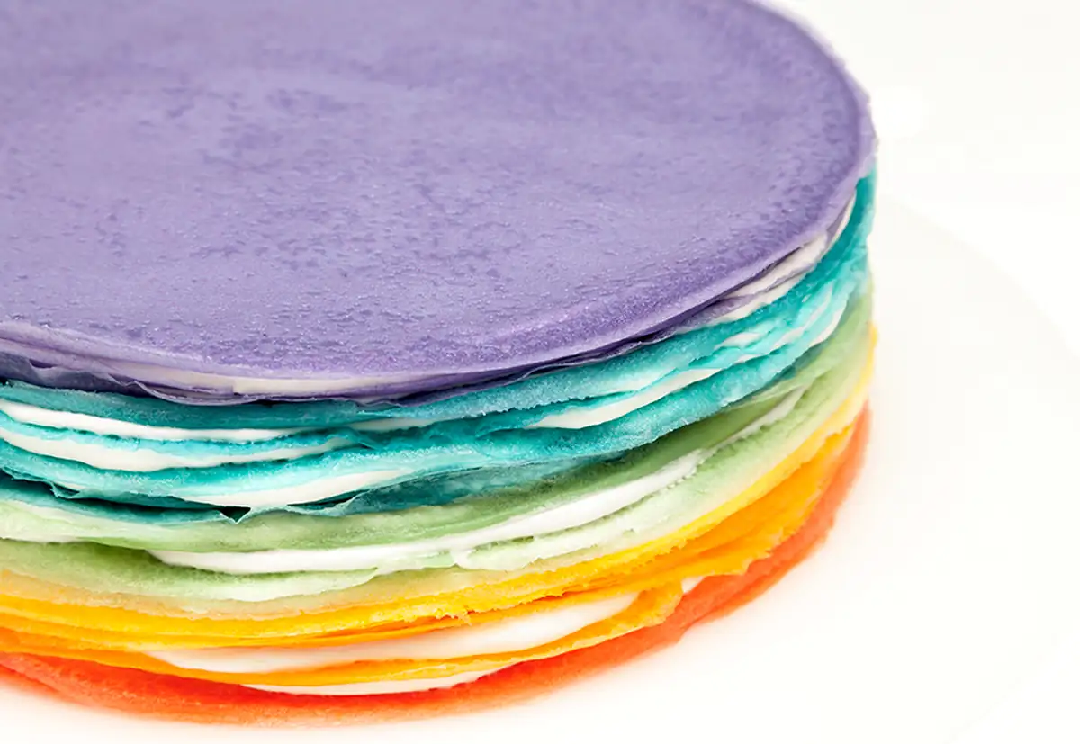 Crêpes de colores: receta fácil y divertida